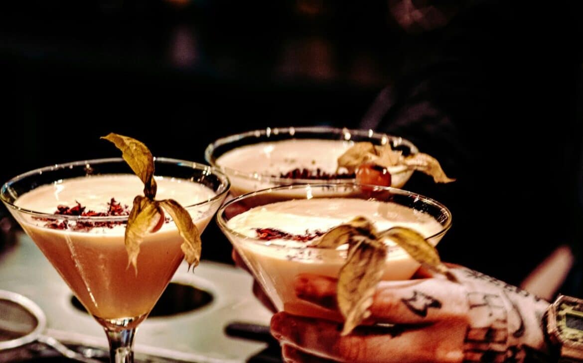 13 Best Cocktail Bars in Seattle (from a Local) • Explorer Sue
